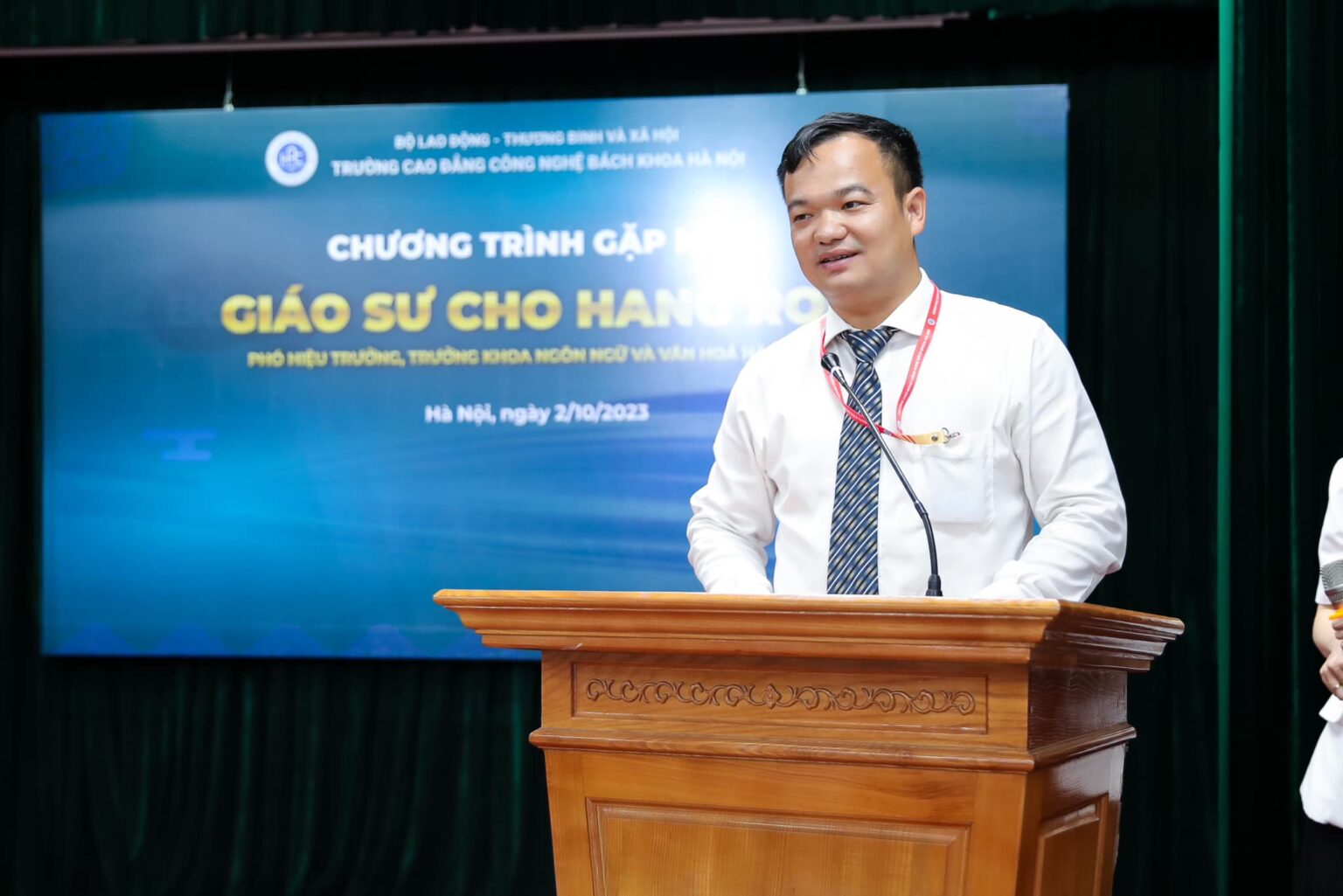 GS Cho Hang Rok giữ chức Phó Hiệu trưởng HPC