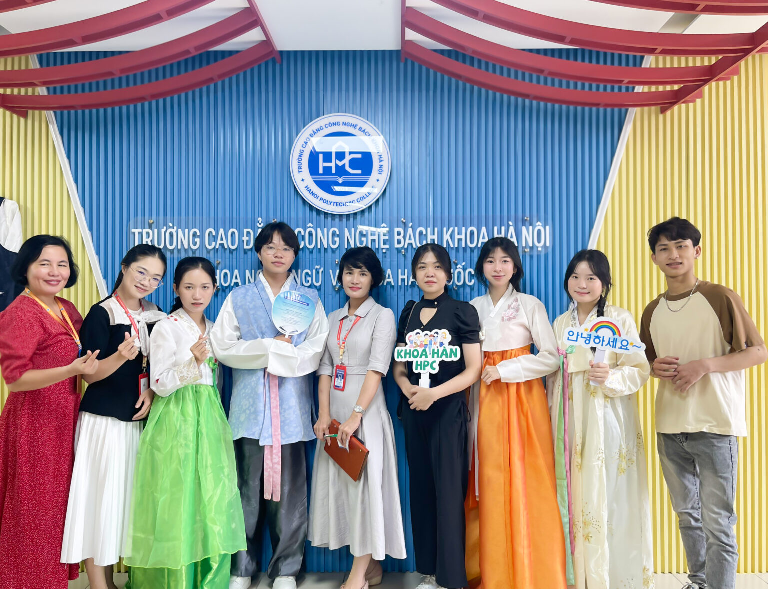 Sinh viên K16 Khoa Hàn HPC thành công rực rỡ sau tốt nghiệp